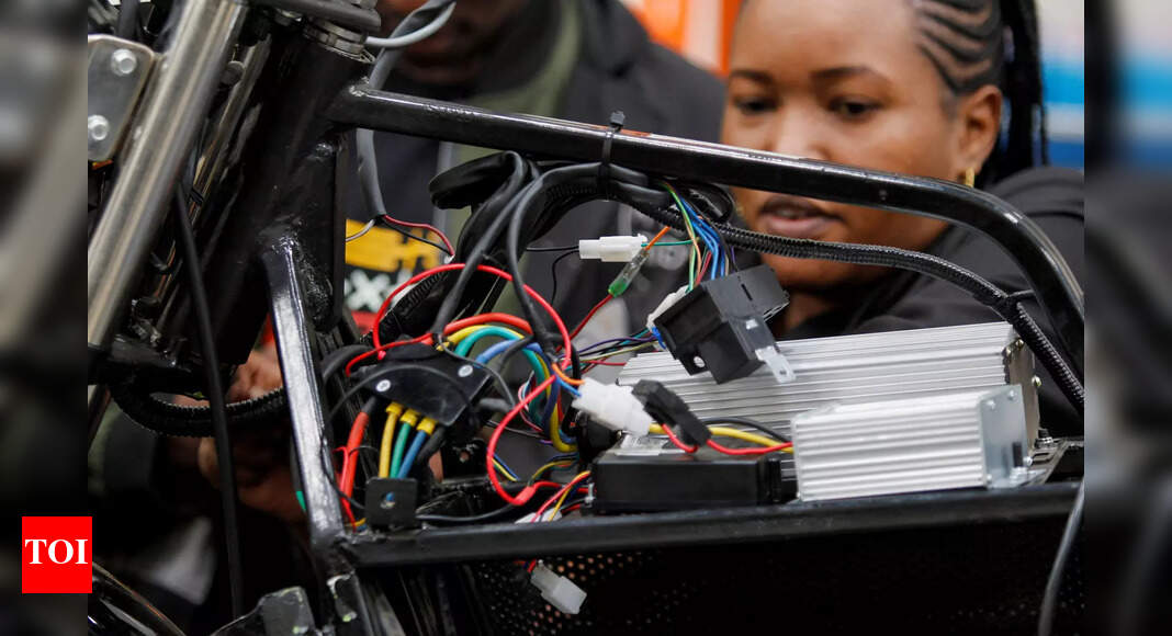 Battery swapping spurs Kenya's electric motorbike drive - Times of India