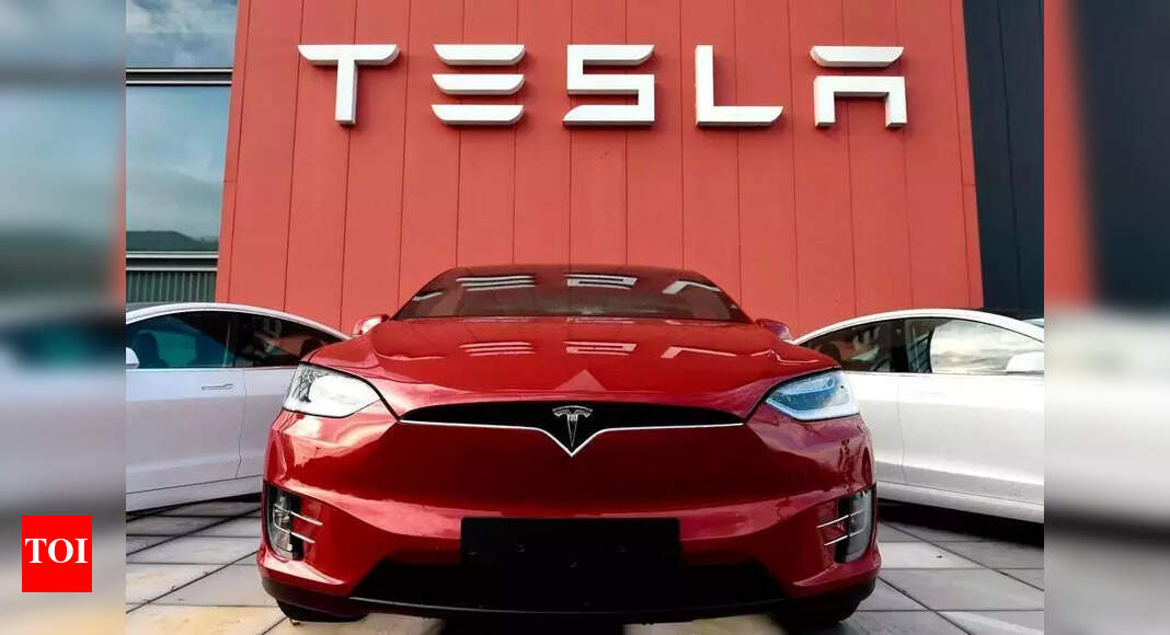 Tesla: Tesla owner video goes viral after his car couldn't charge in ...