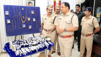 Accused in jewellery shop robbery case arrested in Tirupati | Amaravati ...