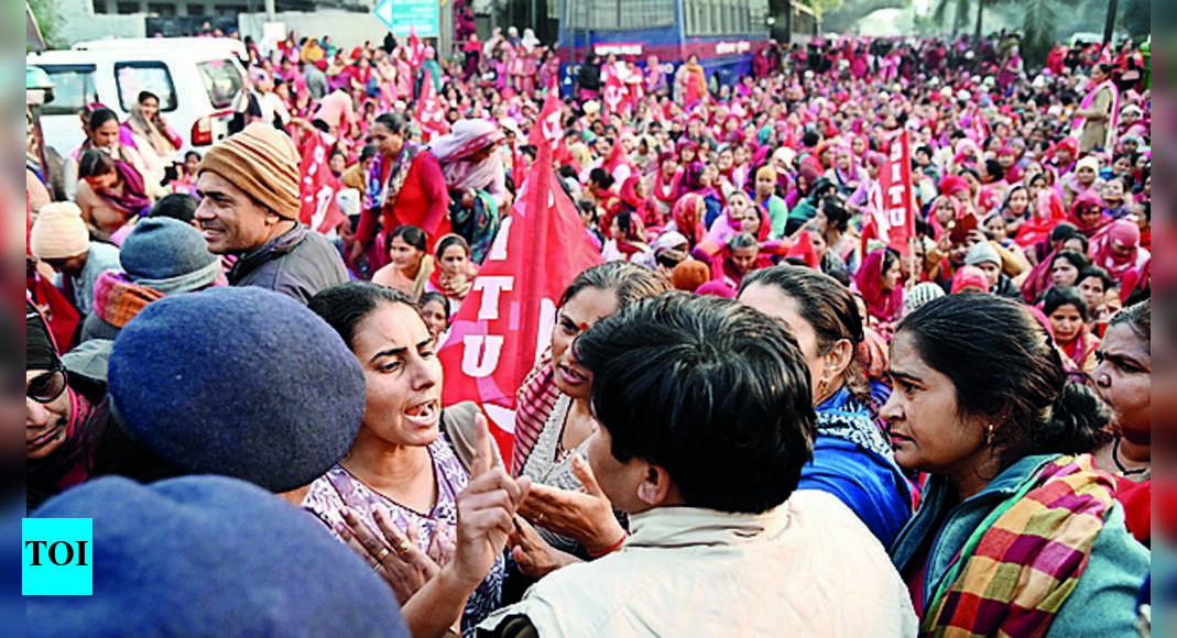 Asha: Asha Workers Try To Gherao Vidhan Sabha, Stopped At Panchkula ...
