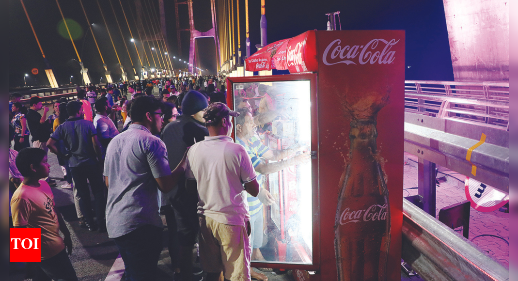 Goa: Fridge on Zuari bridge baffles visitors amid traffic jam | Goa ...