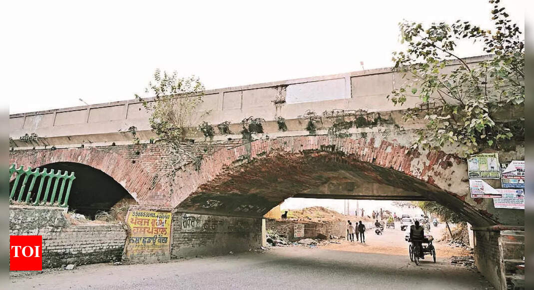 Buddha Nullah: Last Bell Before It Falls: 100yr-old City Bridge Awaits ...
