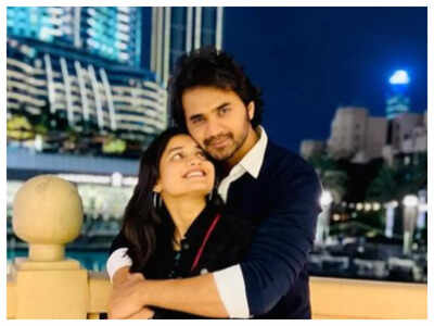 Hruta Durgule wishes hubby Prateek Shah his birthday with a heartfelt ...