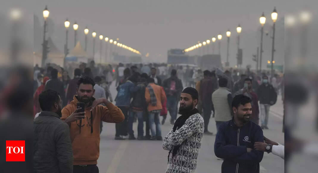 Delhi to ring in New Year in chilly weather | Delhi News - Times of India Delhi to ring in New Year in chilly weather | Delhi News - Times of India