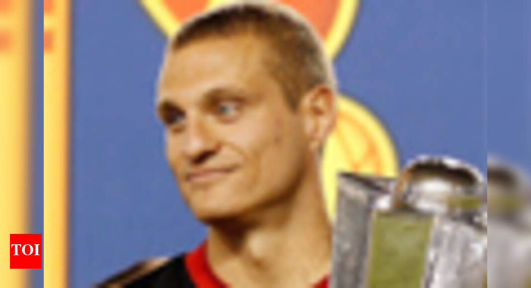 Nemanja Vidic, Nemanja Vidic Stats Pics & Videos EPL 2011 | Football ...