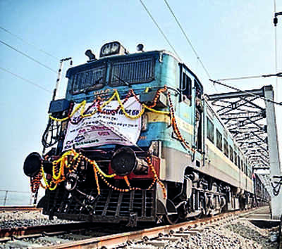 Sujatpur: Trial Run Of Goods Train On Edfc | Lucknow News - Times of India