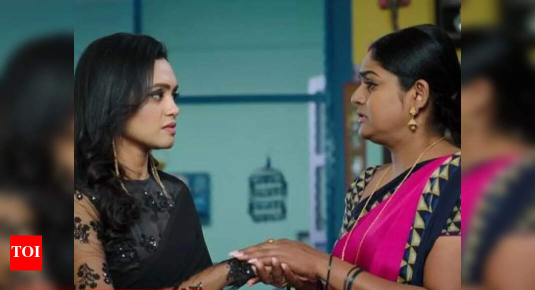 Karthika Deepam preview: Charusheela's plan to marry Karthik to work? - Times of India