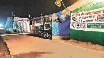 Ny Rings In As Protests Usher Out ’22 | Chandigarh News - Times of India