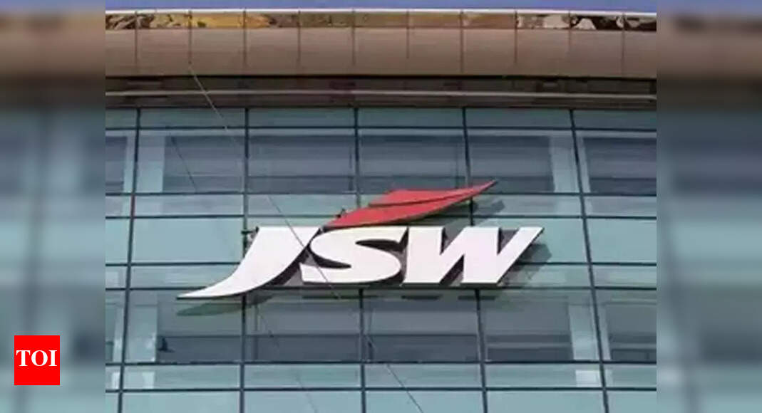JSW Group mulls foray into EVs, to manufacture 4-wheelers - Times of India