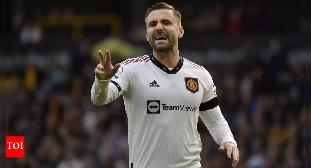 Man United defender Luke Shaw 'fabulous' in unfamiliar role: Ten Hag ...