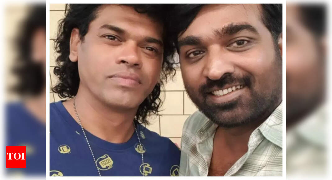 Siddharth Jadhav shares a selfie with Vijay Sethupathi from the sets of ...