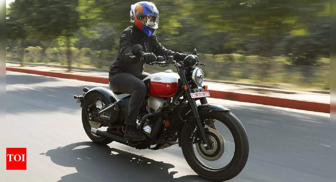 Jawa 42 Bobber Review | Jawa Perak in a better and modern avatar ...