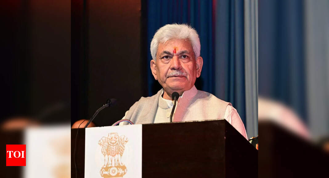 Top army officer calls on Jammu-Kashmir LG, apprises him of emerging ...