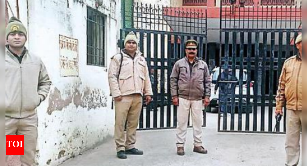 2001 attack on Mukhtar Ansari: Jailed don's aide refuses to identify ...