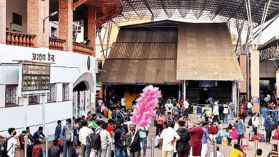 Passengers suffer amid constant flip-flop on lifts & ramps at Pune ...