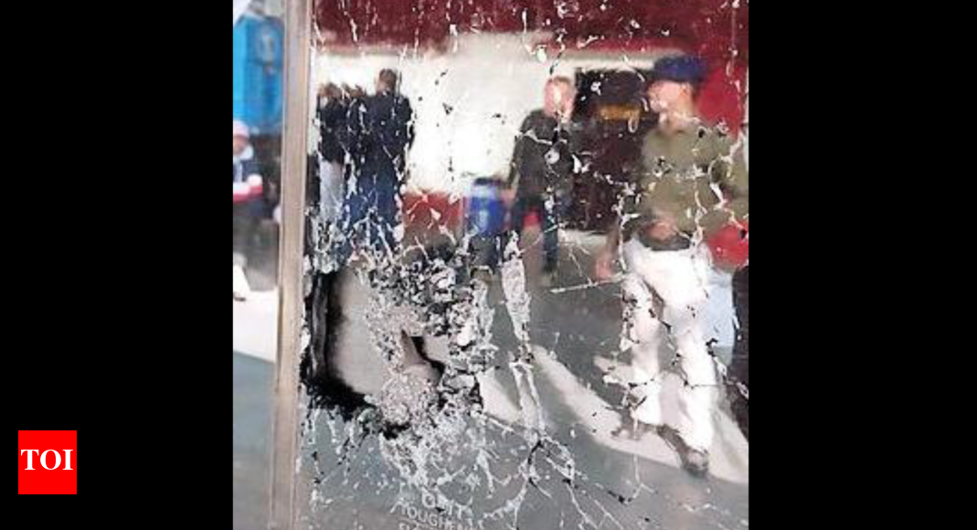 Vande: Vande Bharat pelted with stones again in West Bengal | Kolkata News - Times of India