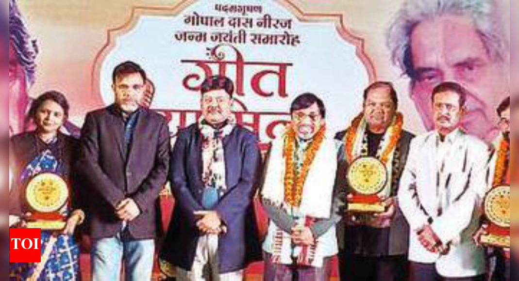 Neeraj: Eloquent verses of Hindi poets pen apt tribute to lyricist ...