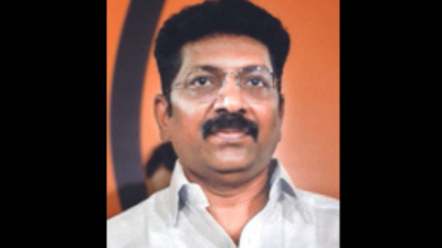 Party hopper P Saravanan joins AIADMK | Chennai News - Times of India
