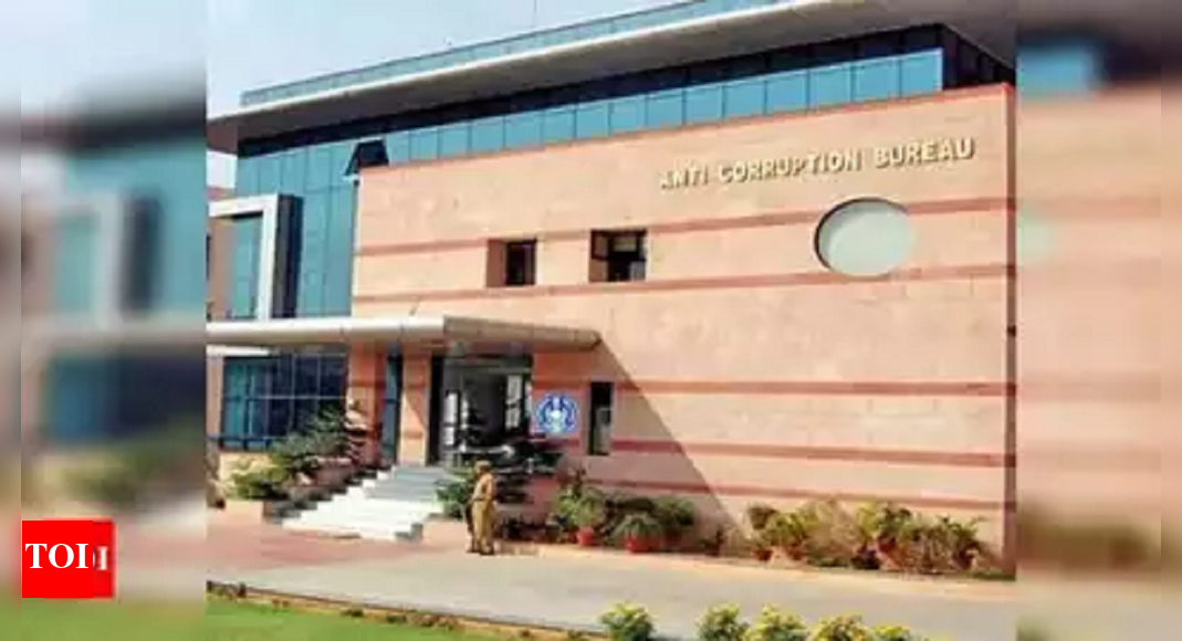 Osmanabad: Osmanabad Sub-auditor Among 2 In Acb Trap | Aurangabad News ...