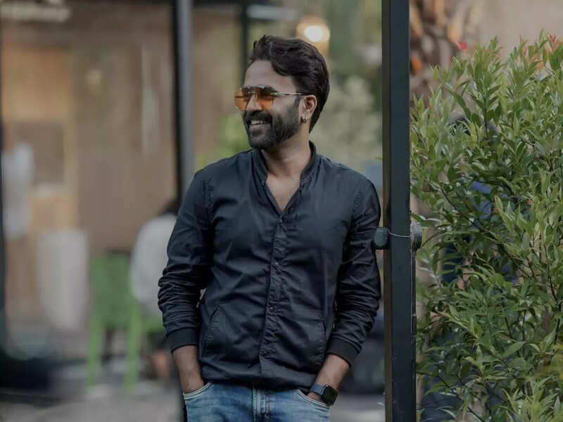 Sanju Sivram pens a note as his debut film ‘Nee Ko Njaa Cha’ clocks 10 ...