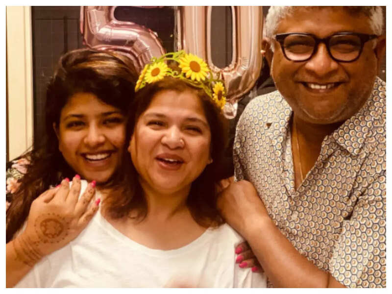 Kedar Shinde wishes his wife Bela Shinde on her birthday with a ...