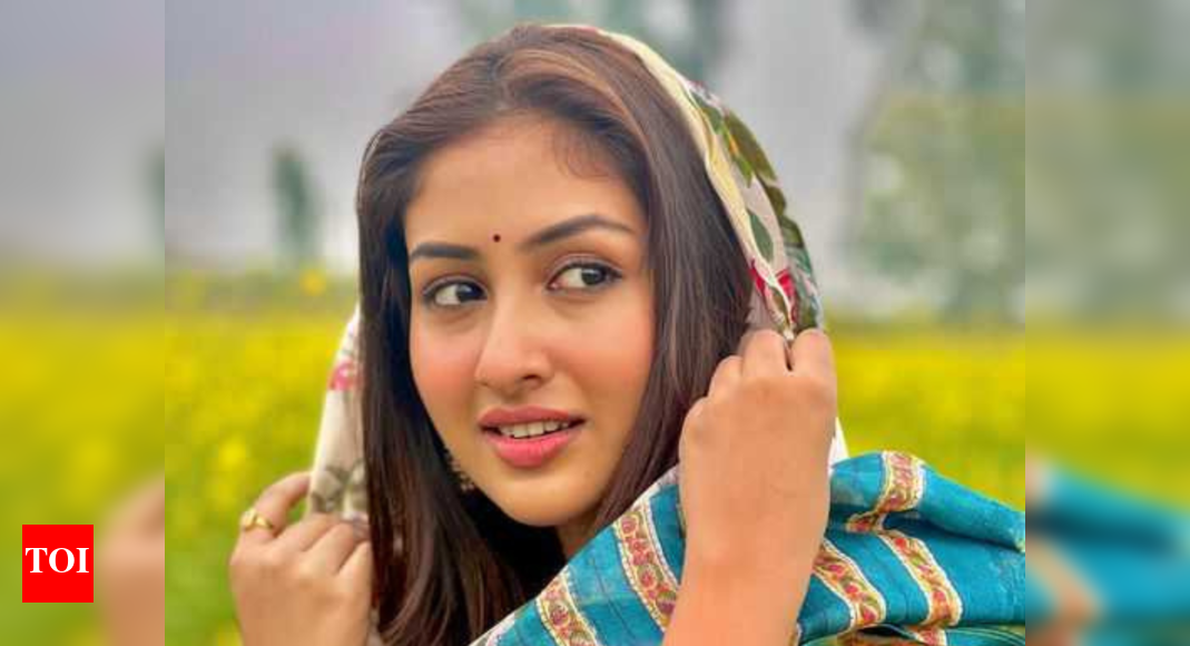 Actress Anchal Sahu’s DDLJ inspired look in “Sarson ke Khet”, see pics ...