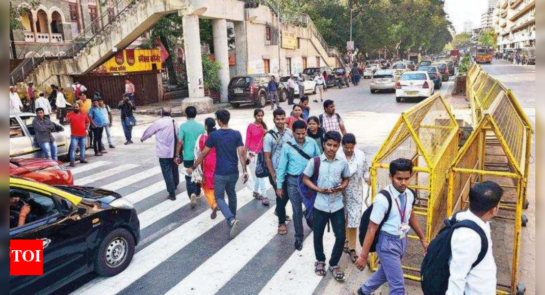 In Maharashtra, pedestrians asked to walk on the right side | Mumbai ...