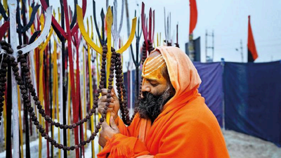 Ganga: Notwithstanding severe cold, undeterred kaplwasis throng Ganga ...