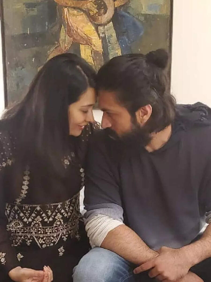 Yash birthday special: KGF star’s romantic pics with wife Radhika ...