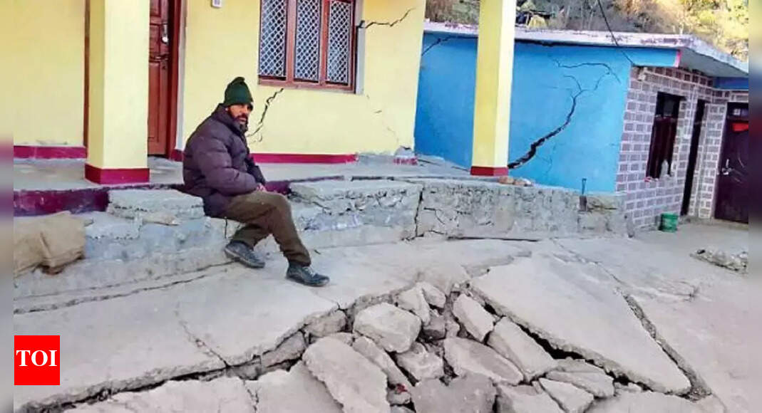 Joshimath: Joshimath sinking: Army base in town reports cracks ... Joshimath: Joshimath sinking: Army base in town reports cracks ...