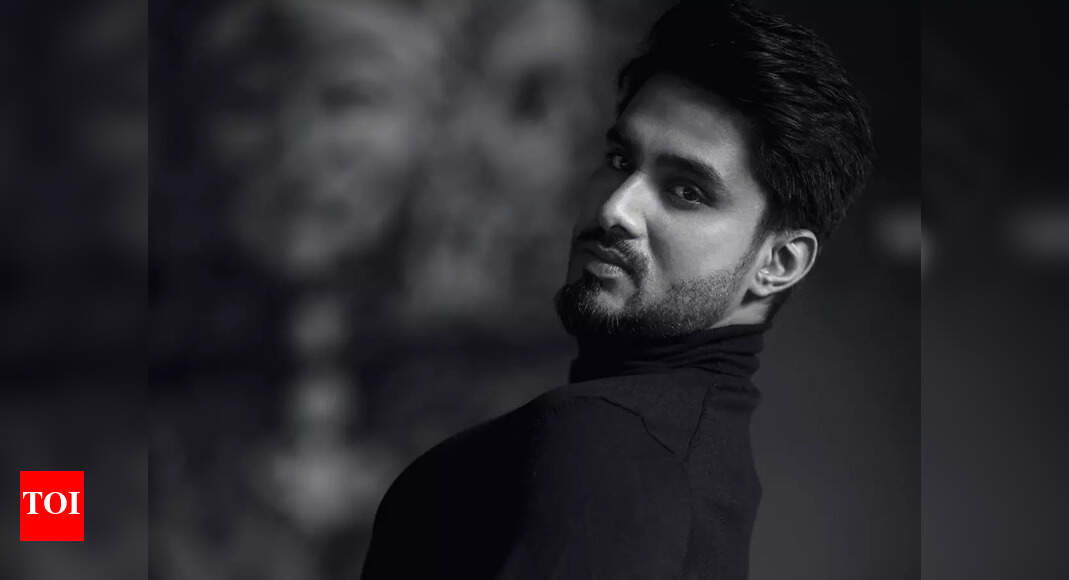 Gattimela actor Rakksh rings in his birthday at Shirdi - Times of India