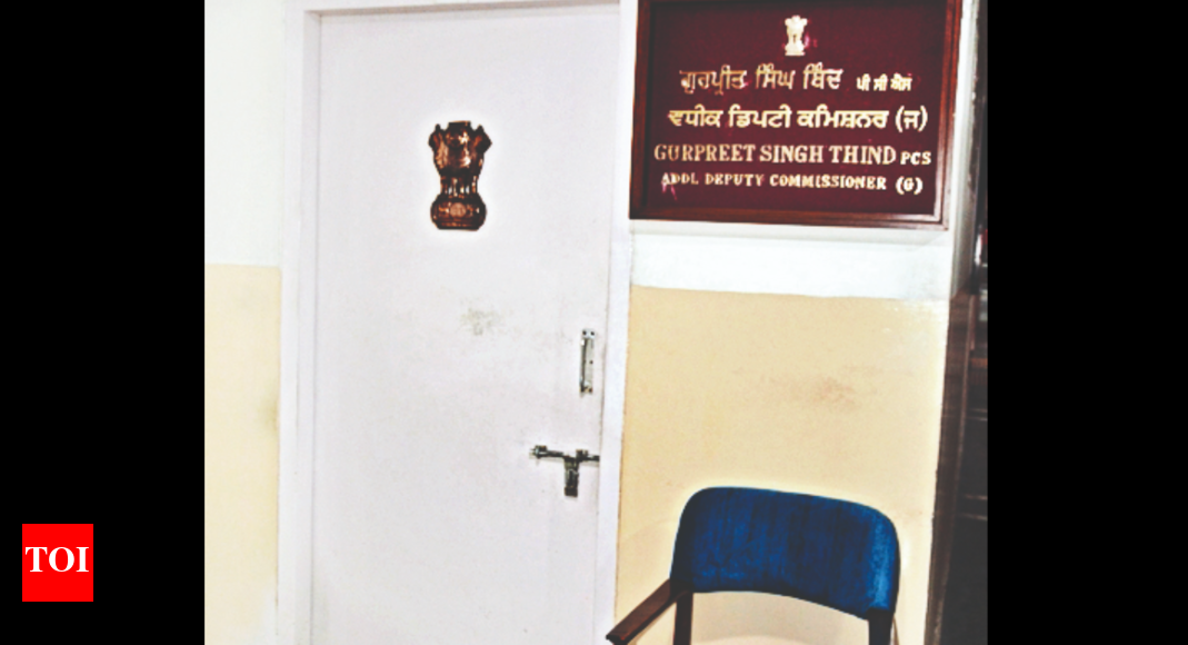 Pcs: 235 Pcs Officers Go On Mass Leave Over Colleague’s Arrest ...