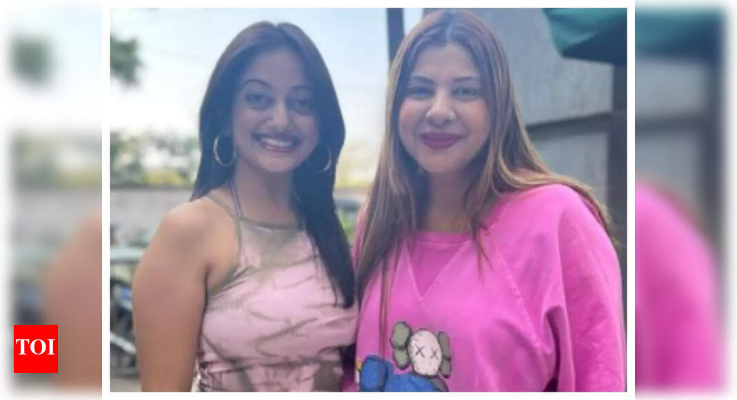 Manasi Naik shares a 'special' picture with Sambhavna Seth; calls her ...