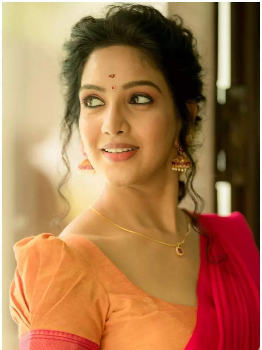 Ten Pretty Pictures of 'Thunivu/Tegimpu' actress Priyanka Reddy | Times ...