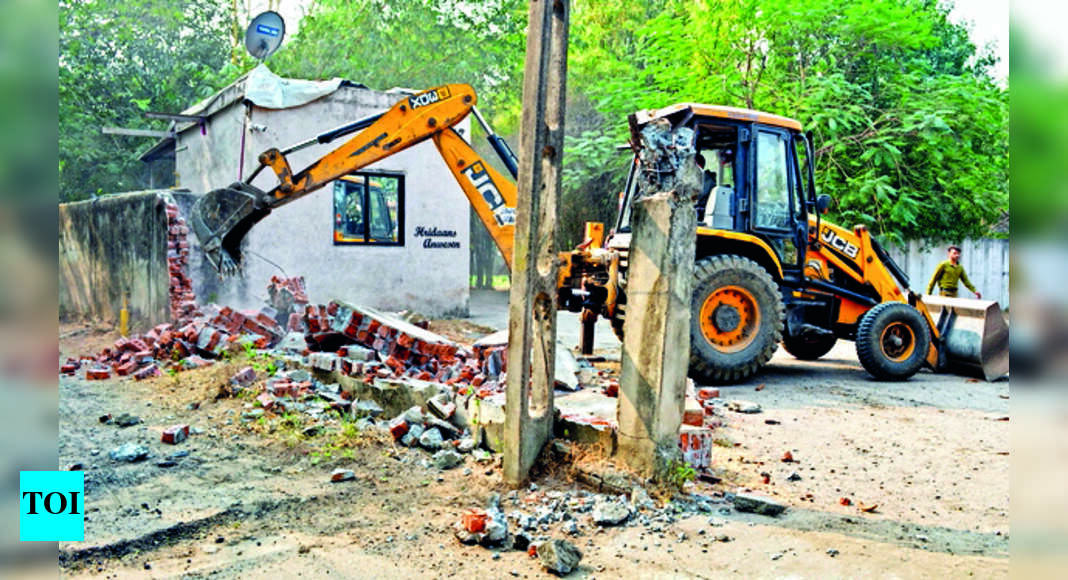 Encroachments Razed On 35 Roads | Surat News - Times of India