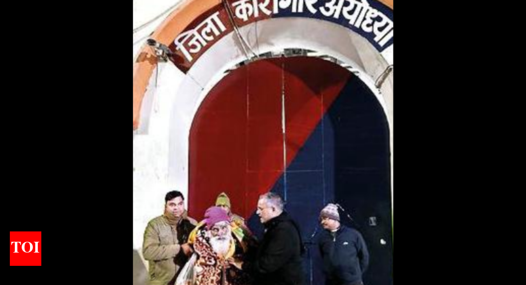 Ayodhya: Jail Official Helps Ayodhya Prisoner, 98, Finally Get Freedom ...