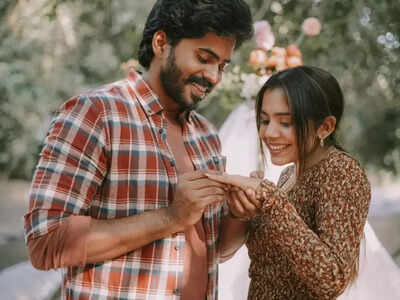 Aadyam Joli Pinne Kalyanam couple Vimal and Jisma get engaged; see pics ...