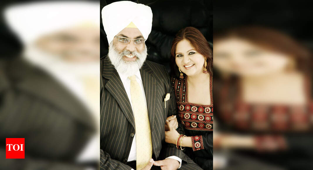 Rich tributes paid to Sandhu couple - Times of India