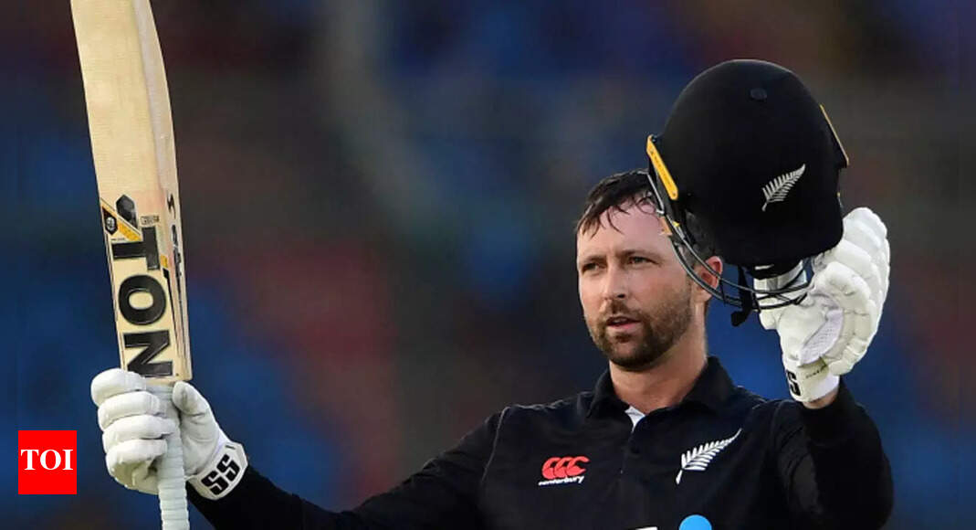 Pakistan restrict New Zealand to 261 after Conway hundred in second ODI ...