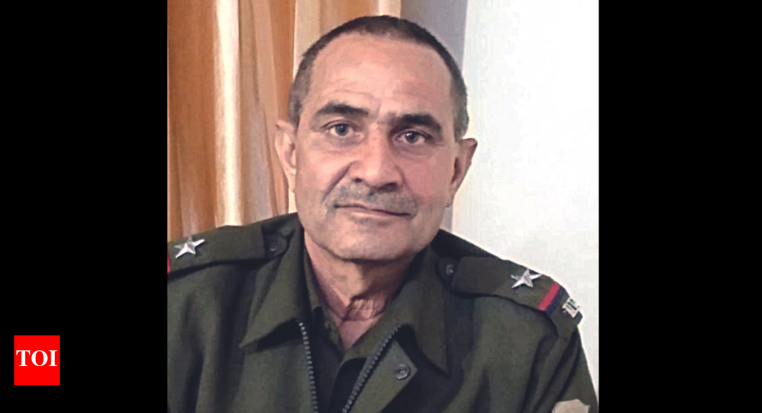 Delhi CM Arvind Kejriwal announces Rs 1 crore for ASI Shambhu Dayal's ...