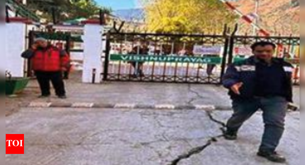 Cracks inside Army brigade HQ buildings in Joshimath: Indian Army ...