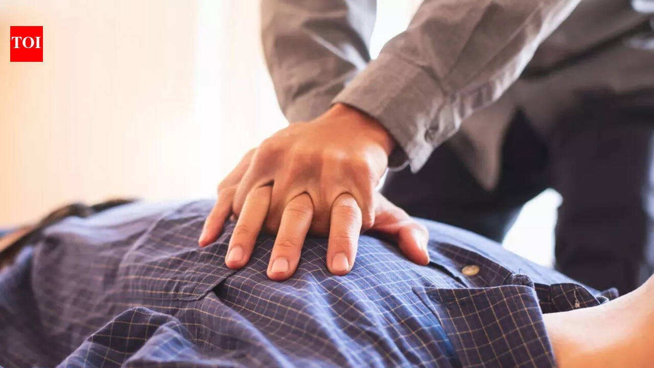 How to identify that someone around you is having a heart attack: 5 ...