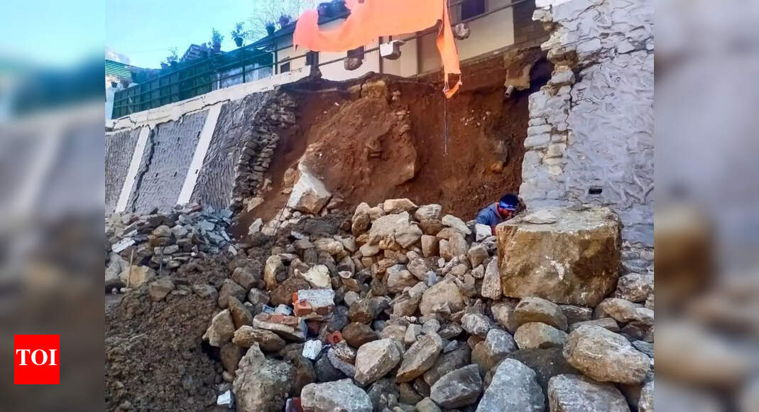 Joshimath: Joshimath crisis: Chamoli DM says resettlement package being ...