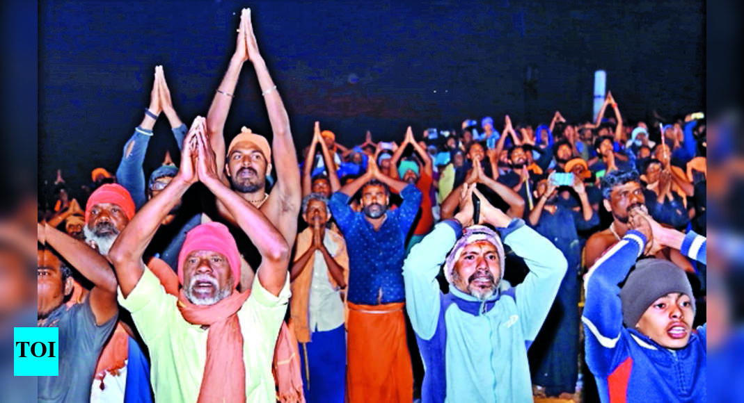 Pullumedu: Fog Fails To Dampen Ayyappa Devotees’ Spirits At Pullumedu ...