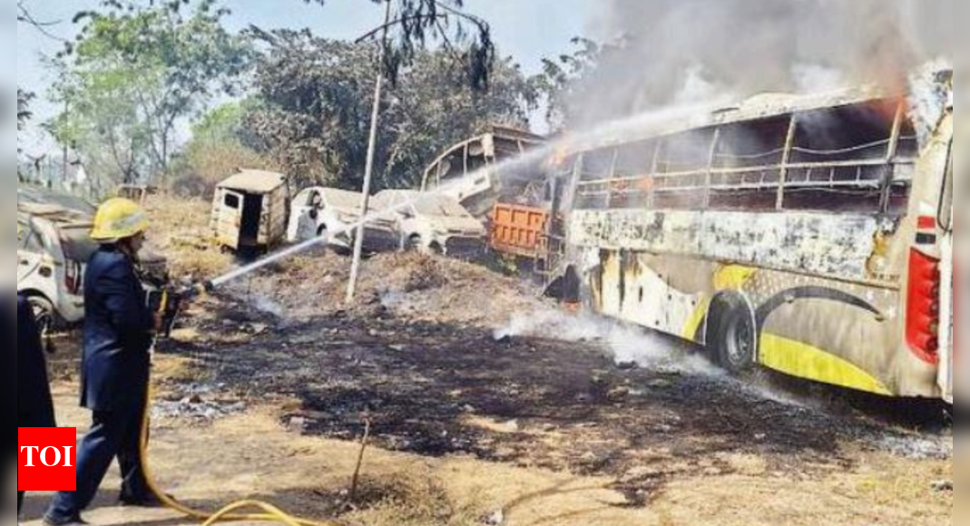 10 seized vehicles gutted in fire in RTO facility on Alandi Road, no ...