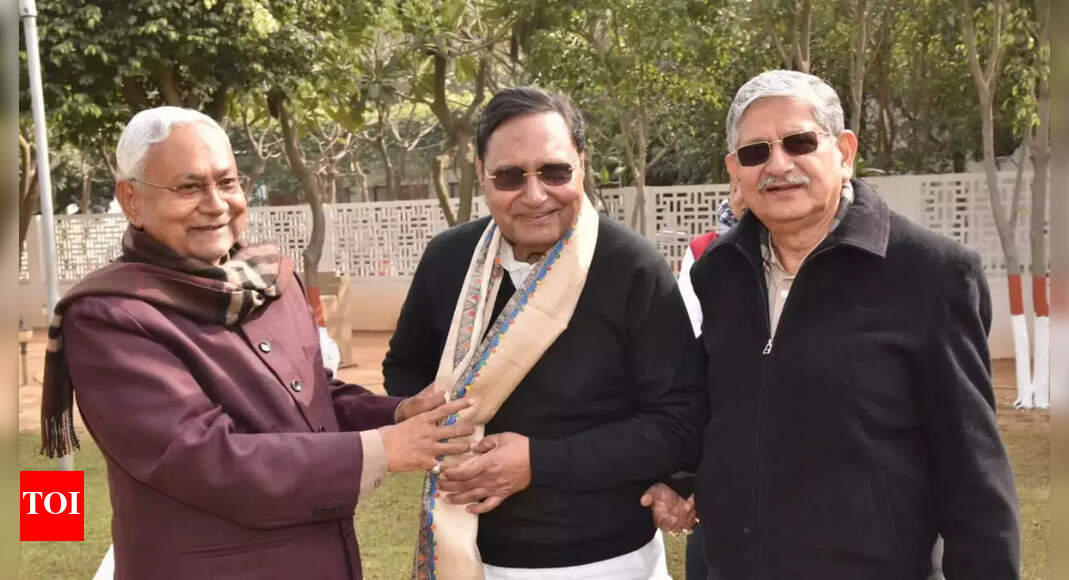 Former state BJP vice-president Rajib Ranjan returns to JD(U), hails CM Nitish Kumar | Patna ...