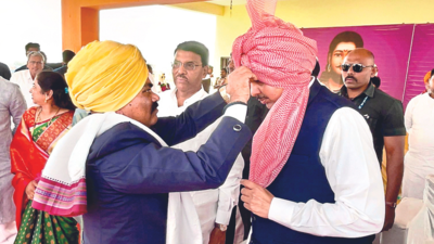 Pankaja: In Pankaja’s Absence, Fadnavis Mentions Her Father’s Blessings ...