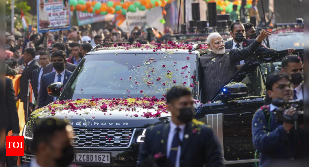 PM Modi chairs BJP national executive meeting; holds roadshow: Top ...