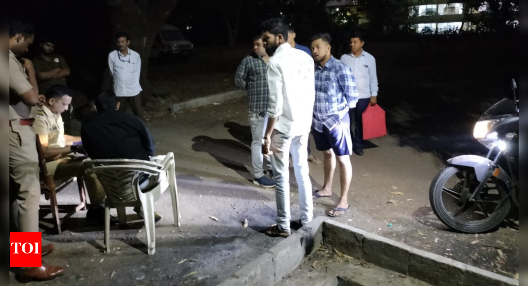 Decomposed body found floating in Thane tank | Thane News - Times of India