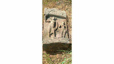 Madurai: 400-year-old Hero Stone Found Near Pappapatti In Madurai ...